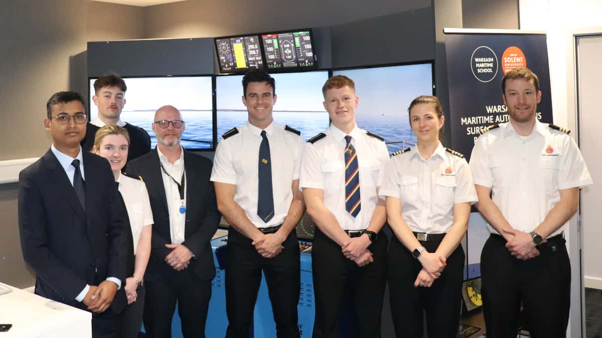 Inmarsat Maritime donates bridge simulator to Warsash Maritime School ...