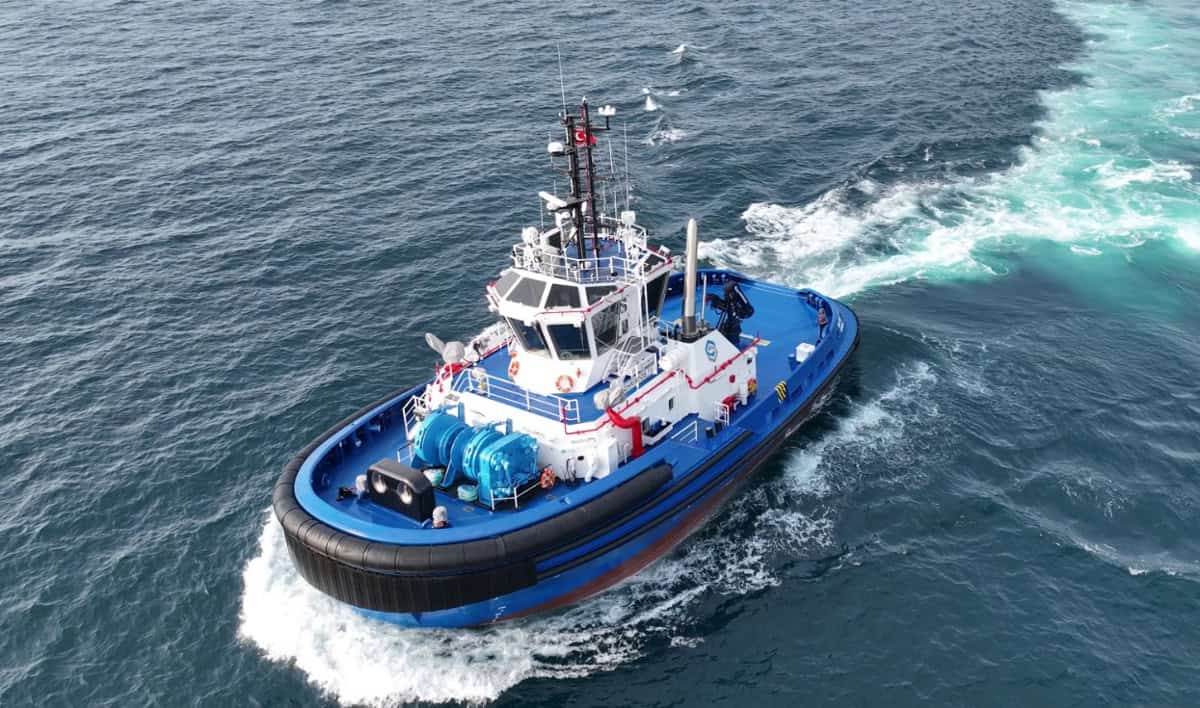 Med Marine Delivers RAstar 2800 Series Tug to IGMAR - Workboat365.com